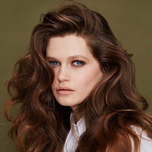 HAIR BY SAM MCKNIGHT Modern Hairspray » buy online | NICHE BEAUTY