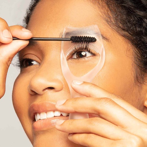 Eyelash comb store